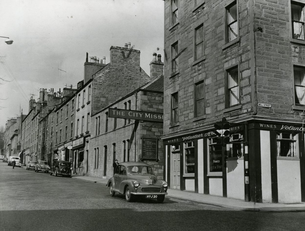 Old Dundee pubs: Do you remember these bygone boozers?