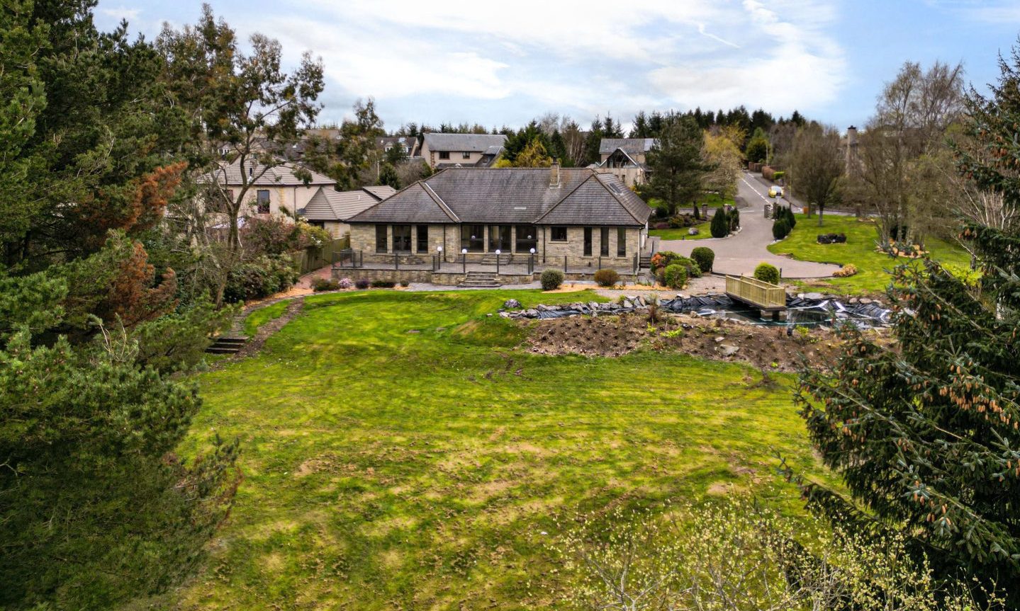 Luxury £650k Piperdam home has indoor swimming pool.