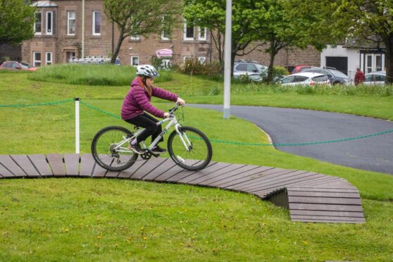 Best pictures as Broughty Ferry active travel route officially opened