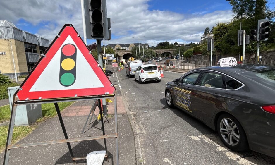 Loch Earn's Mirror Man statue returns after eight years