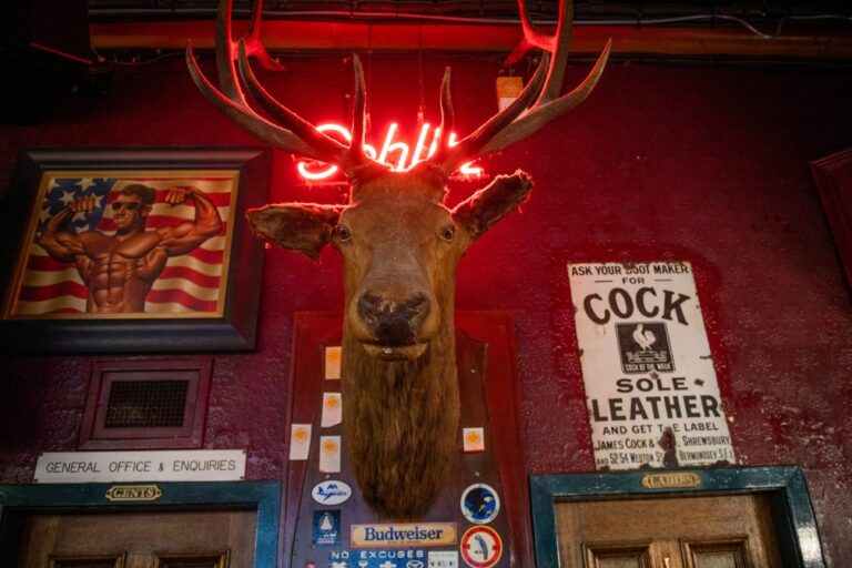 Is the food as good as the drinks at Dundee's iconic Phoenix bar?