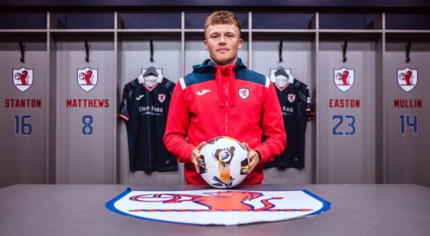Lewis Gibson's boss dad delivers message for Raith Rovers recruit
