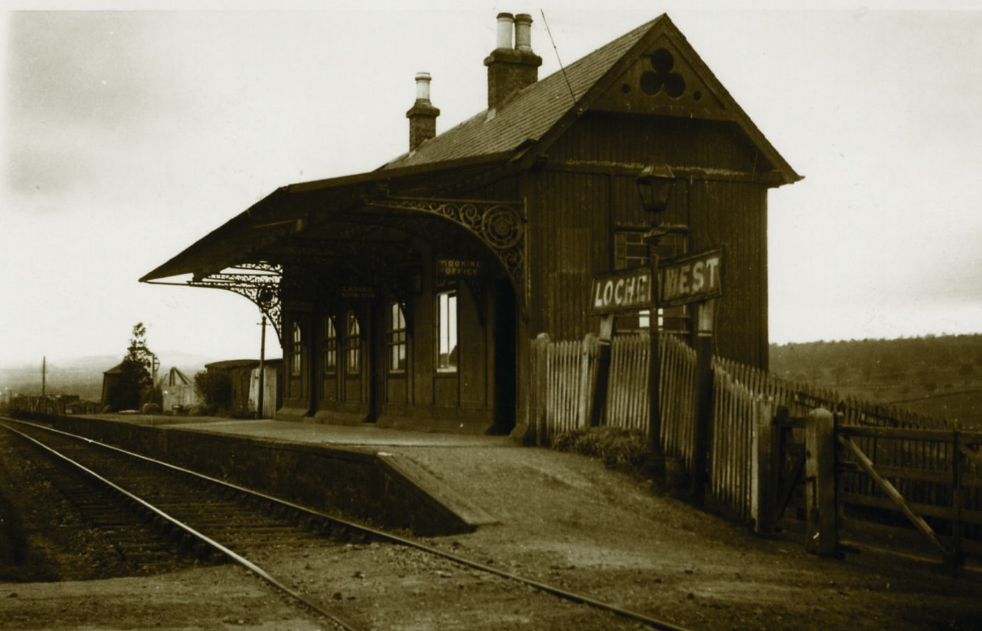 Lochee railway pictures take us full steam into the past