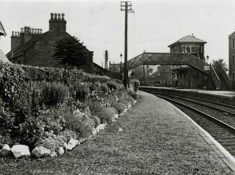Photographic journey through the history of Dundee's train stations