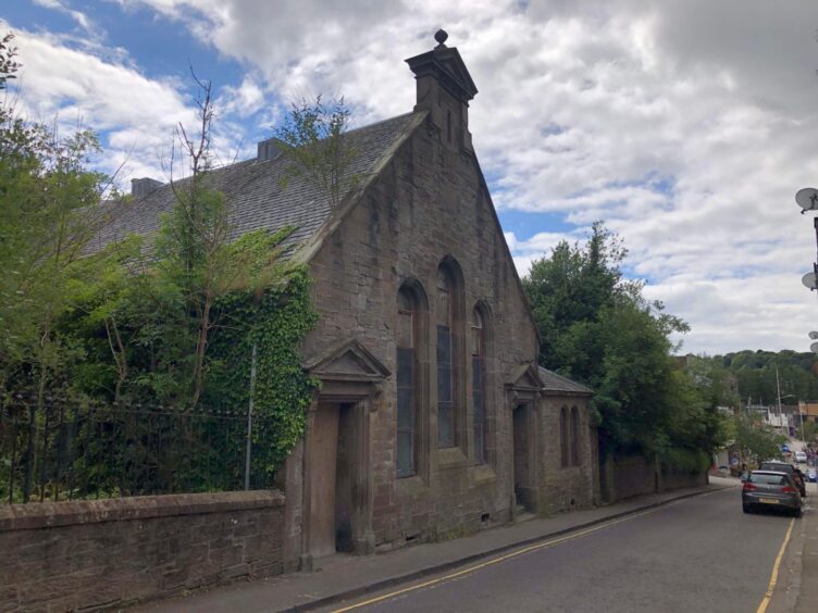 Police probe fire at former Lochee Old Parish Church in Dundee