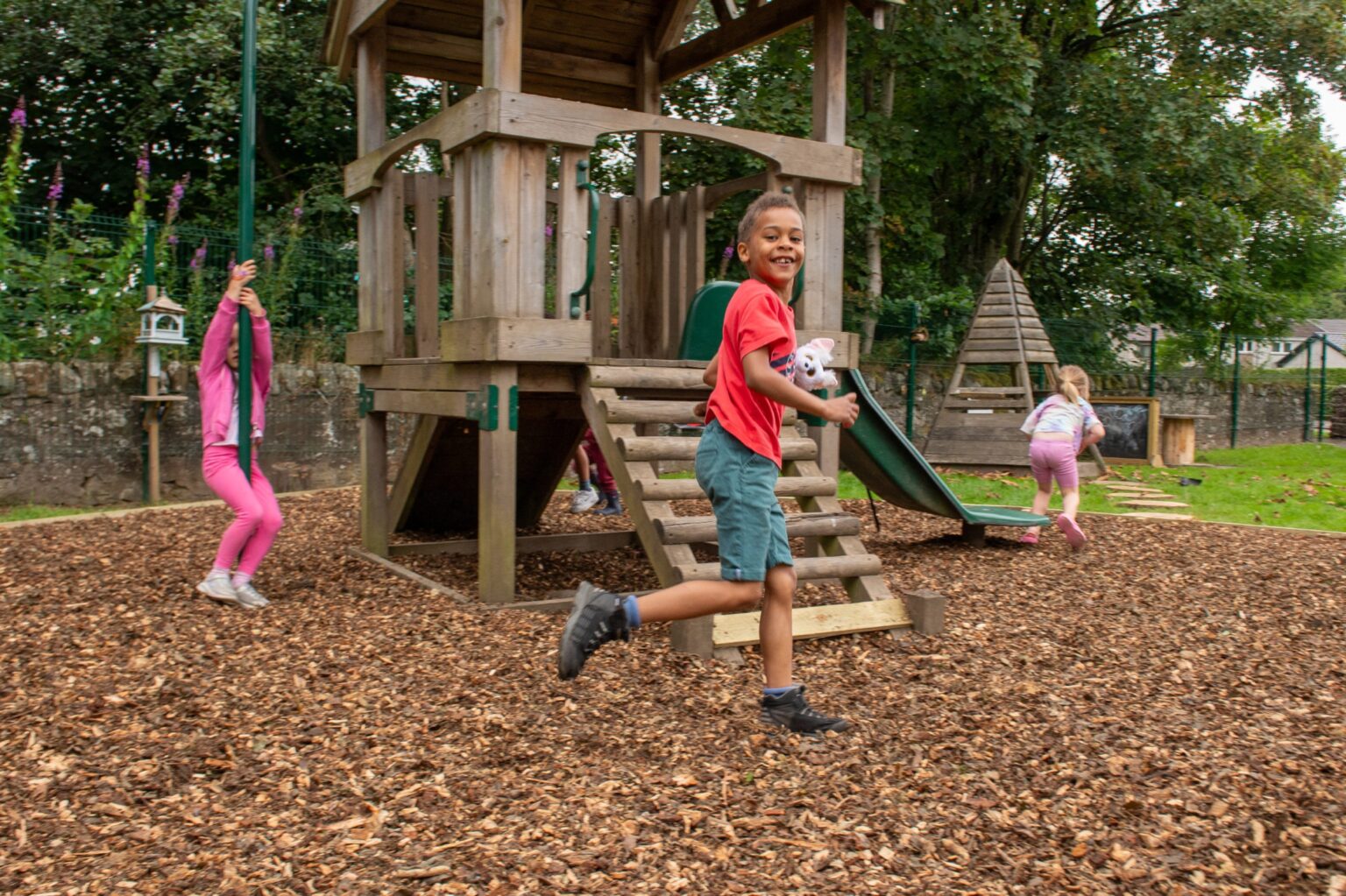 Auchtergaven nursery outdoor classroom gets garden makeover