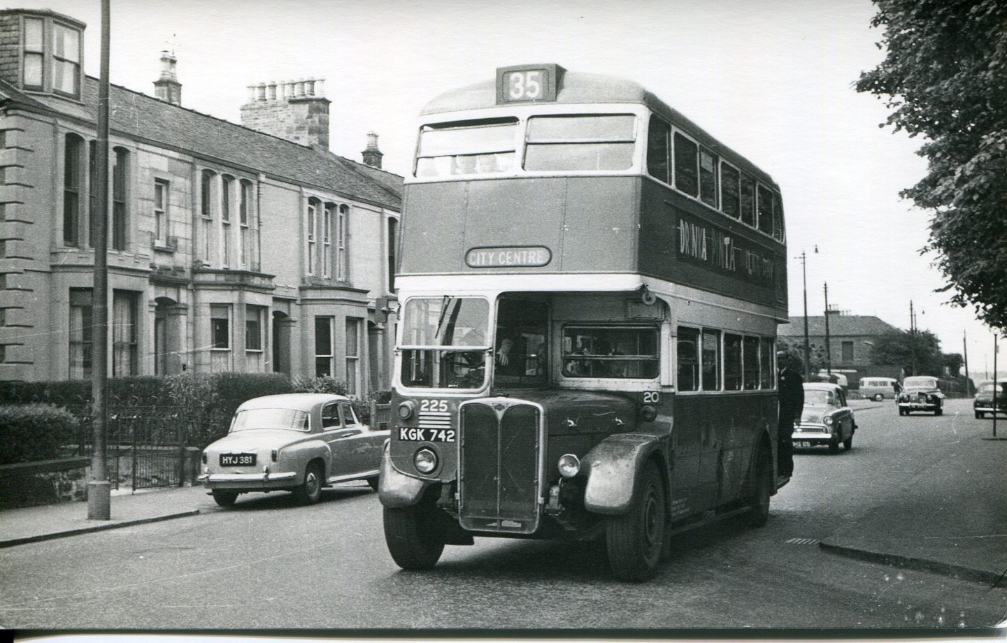 People flocked to Fintry as Dundee grew - and the buses followed