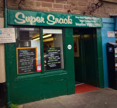 Kate, Cheesy Toast Shack, joins for Super Snack Dundee review