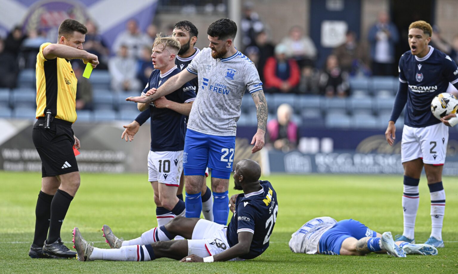 Ex-EPL ref weighs in on Dundee's Mo Sylla red card controversy