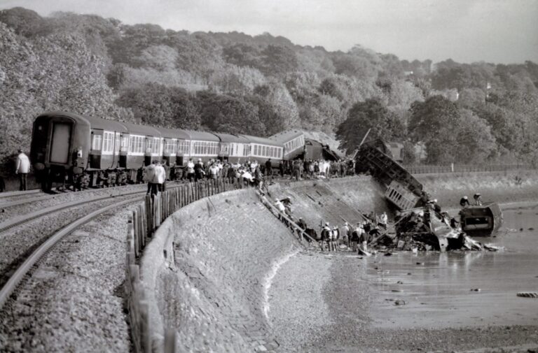 Dramatic images show aftermath of 1979 Invergowrie rail crash