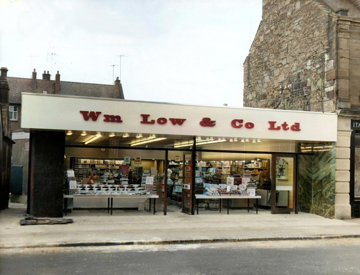 Pictures show 1960s Broughty Ferry in colour for first time - The Courier