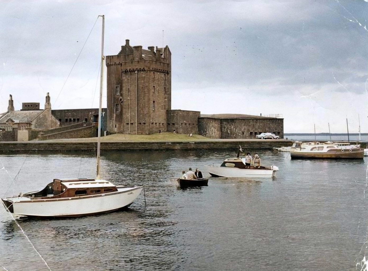 Pictures show 1960s Broughty Ferry in colour for first time - The Courier