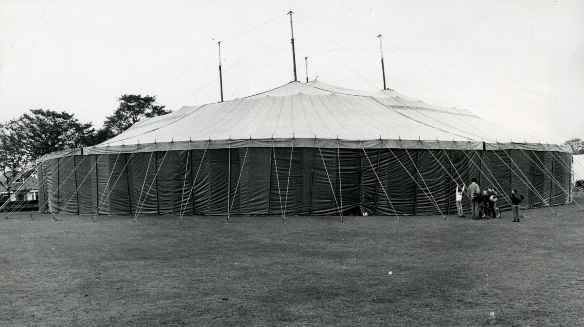 15 photos show life in Lochee across four decades