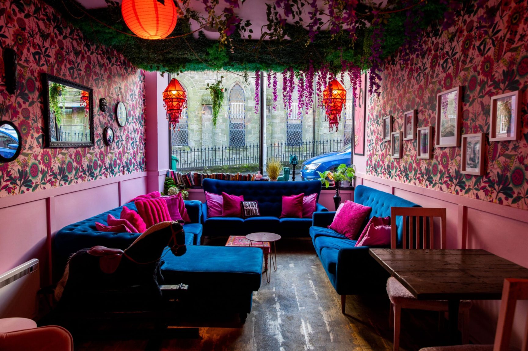 For a meal, a coffee or a cocktail in Kirkcaldy, Jock's really rocks