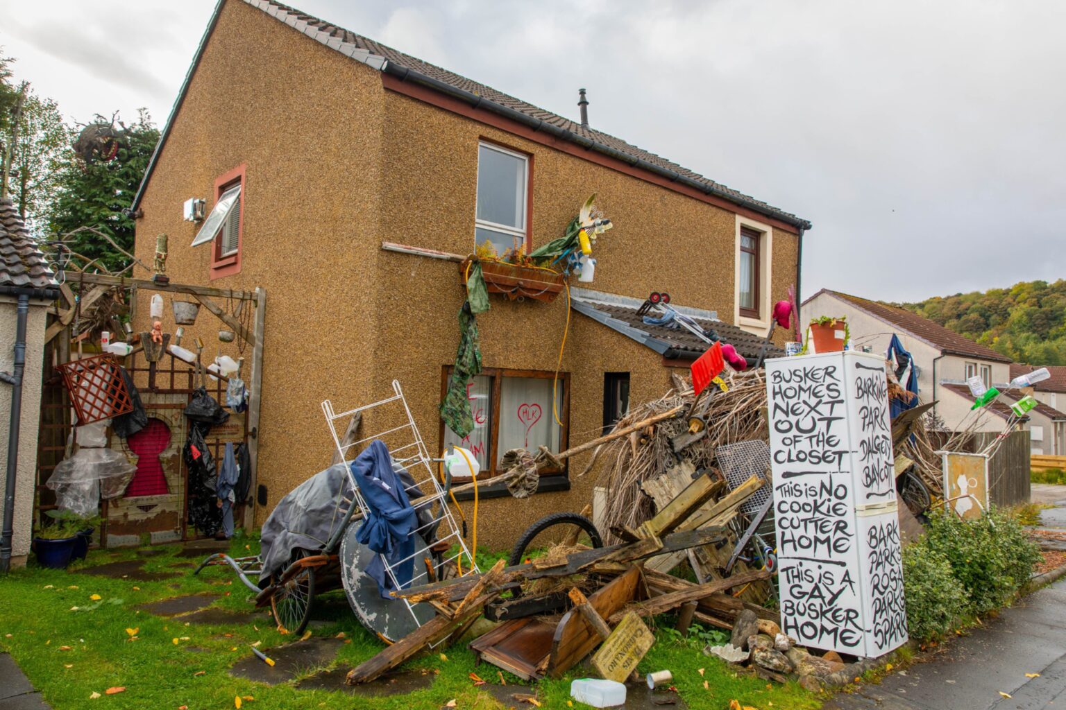 Fife artist hits back at complaints over 'eyesore' art installation