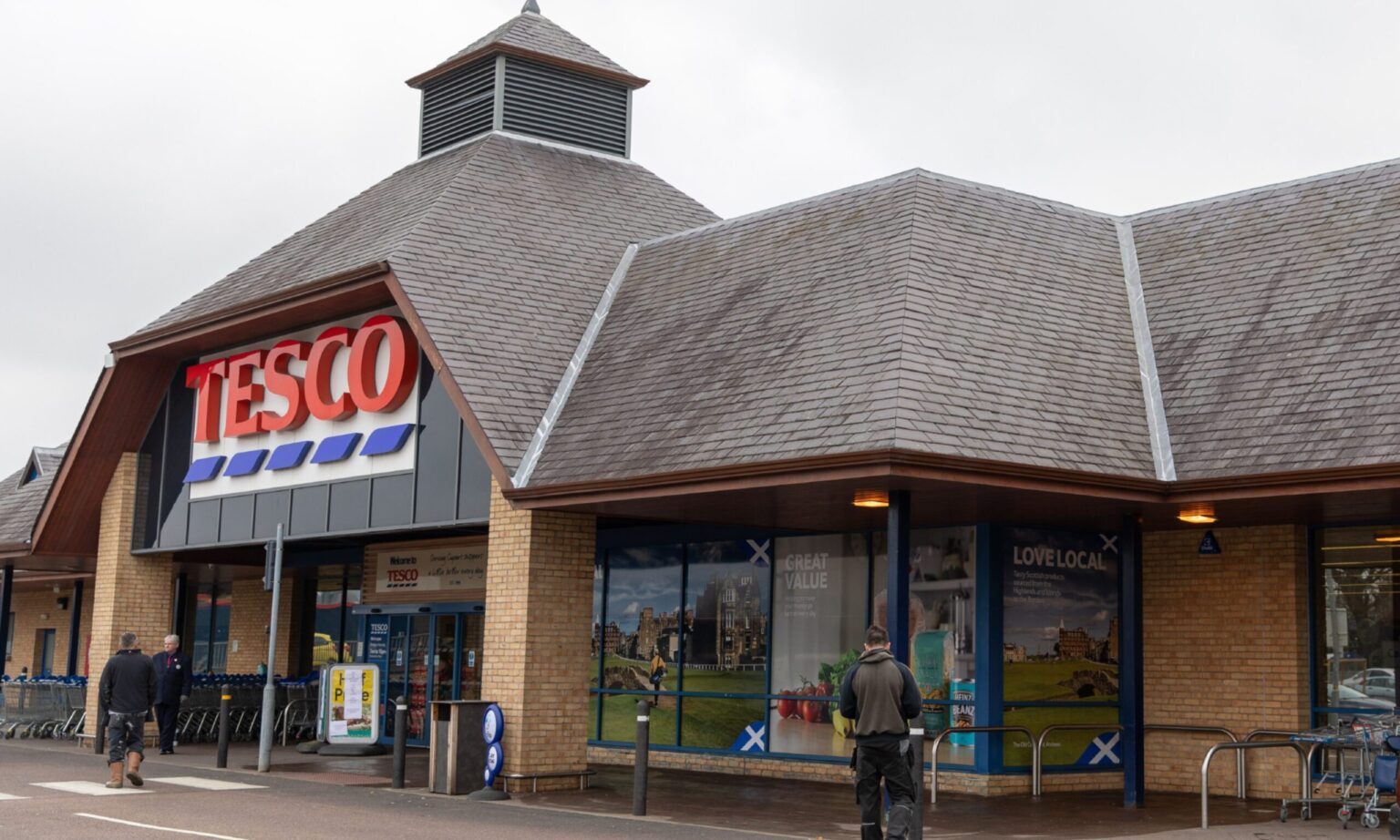 Hunt for Cupar driver as pair hurt in Tesco hit-and-run crash