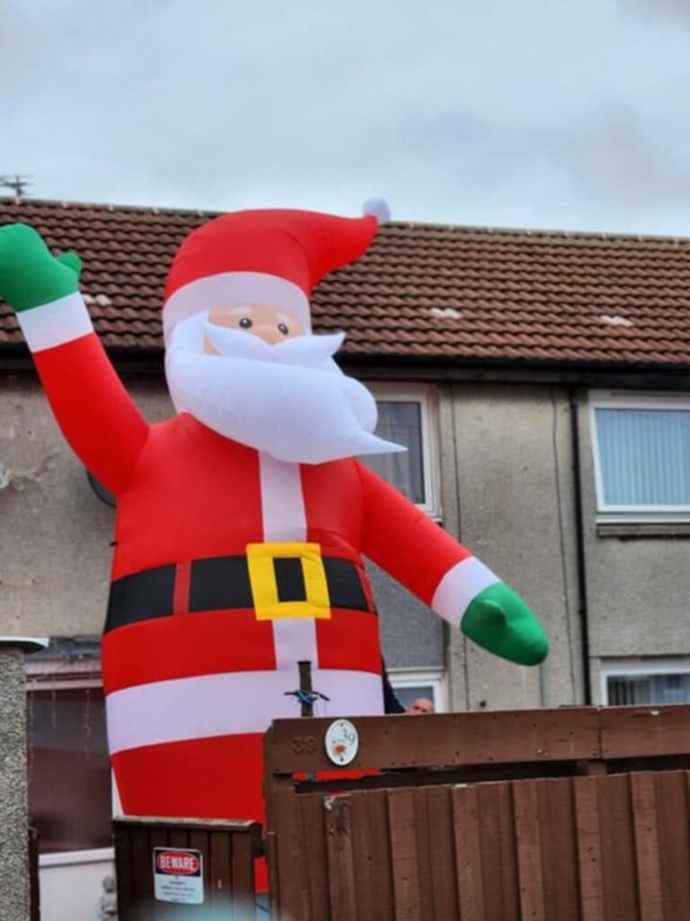 Glenrothes couple turn home into Christmas 'Santa Shack'