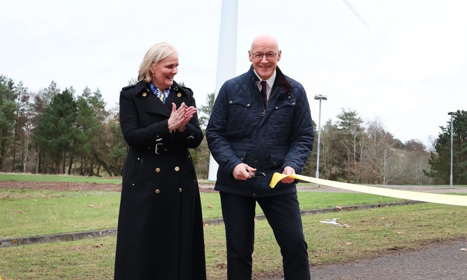 Aviva set to dismantle Perth wind turbine amid broken blades probe