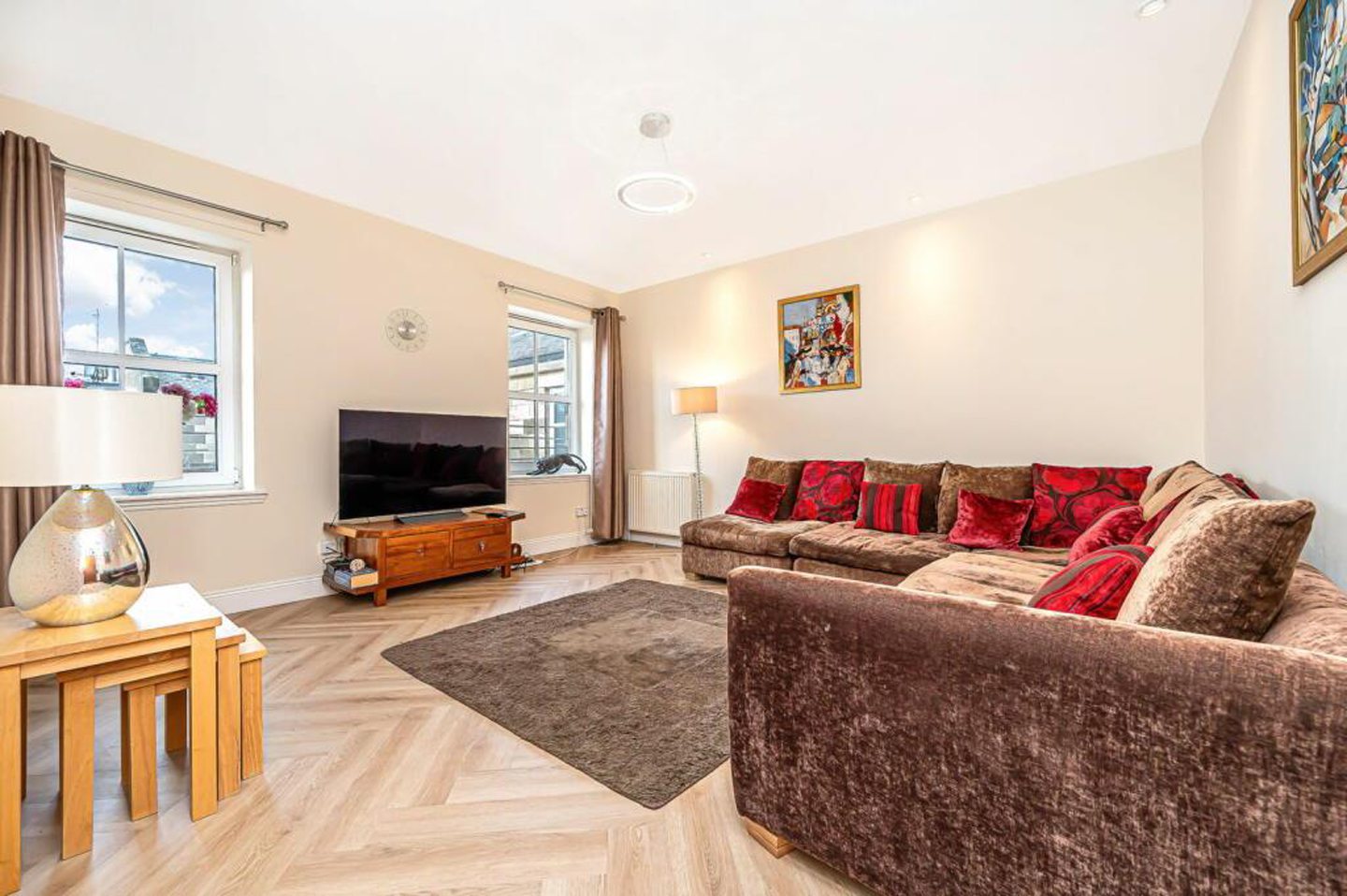 Dunfermline apartment in beautiful Victorian conversion hits market