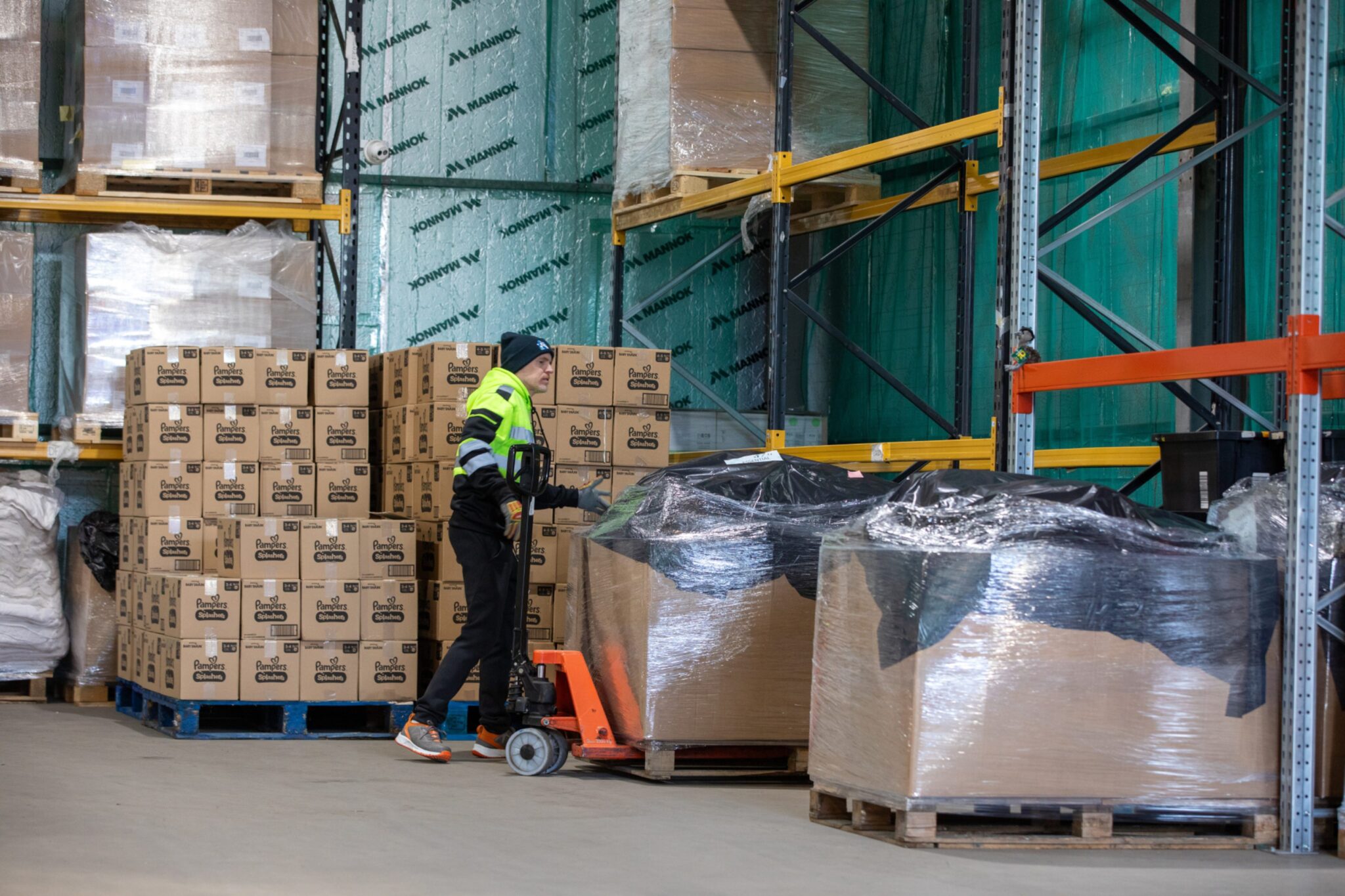 What happens during warehouse shift at Lochgelly's Multibank?