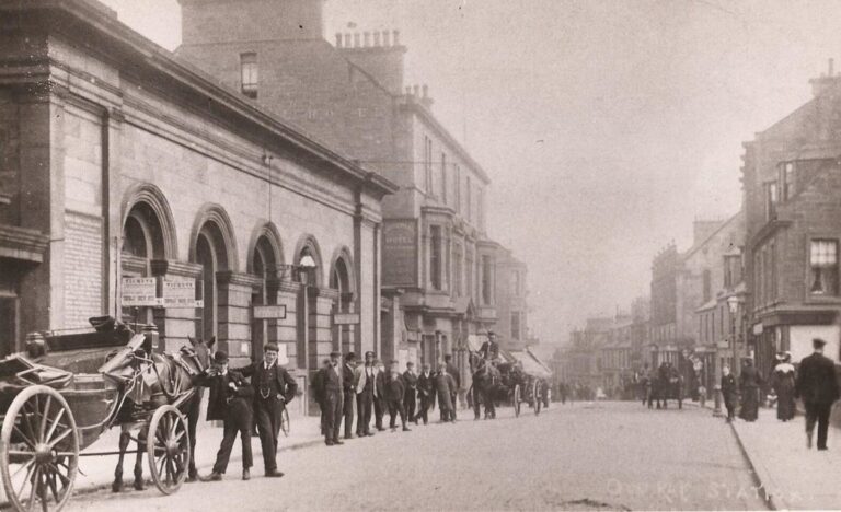 Pictures of Arbroath trains and stations through the decades