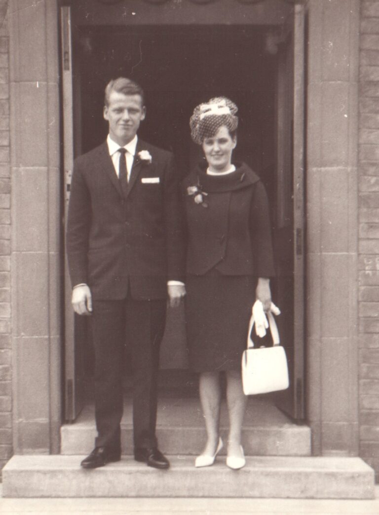 Tributes to Dundee grandad Frank Hendry who died aged 82