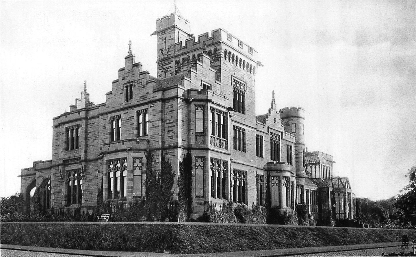 New book tells the forgotten tales of Broughty Ferry mansions