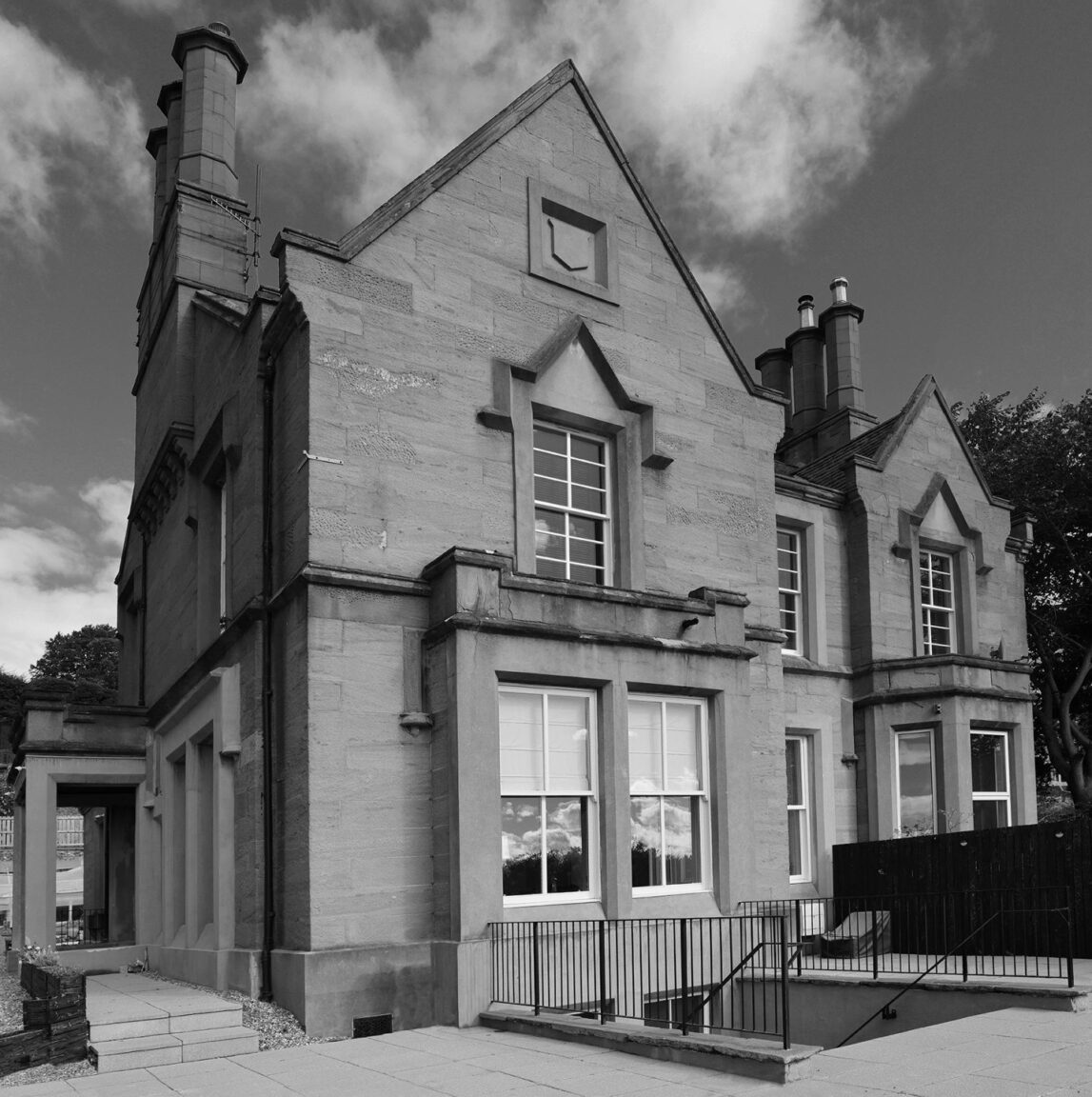 New book tells the forgotten tales of Broughty Ferry mansions