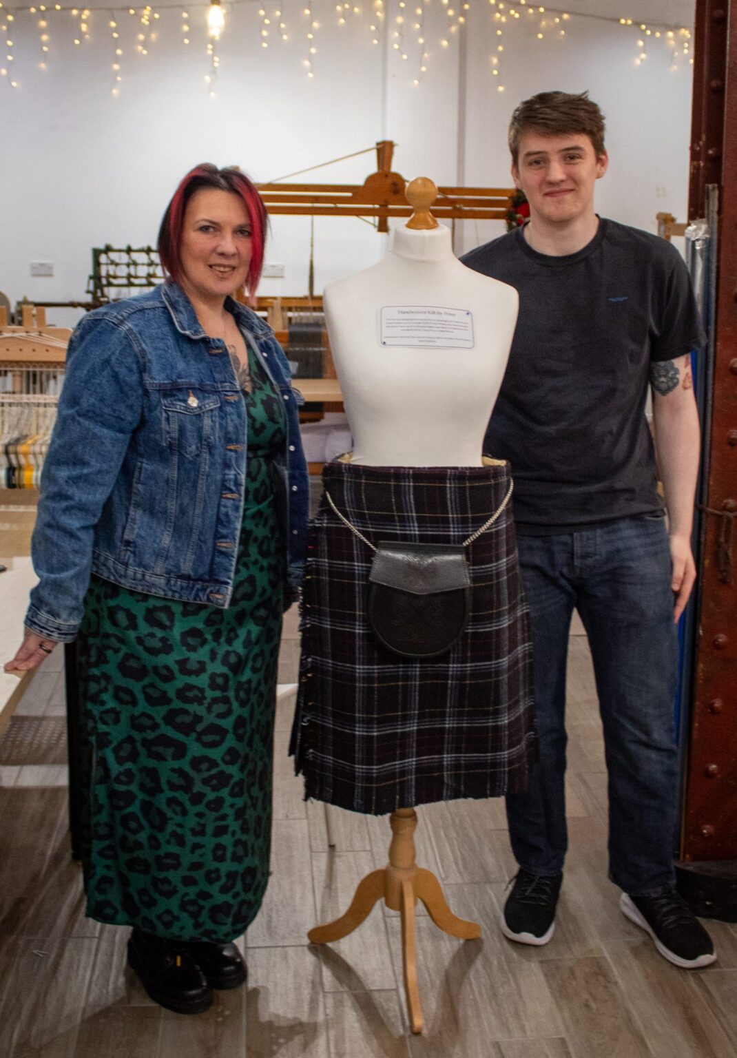 Stirling kilt: Tartan kilt woven in Stirling for first time in 150 years