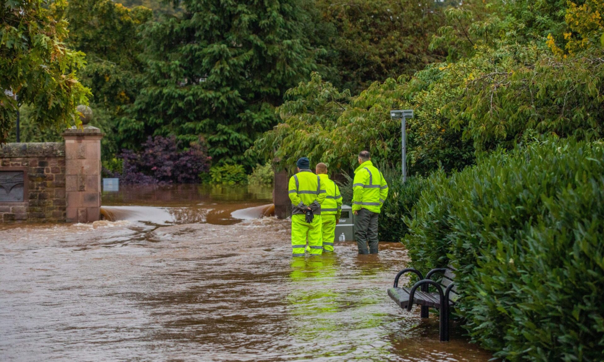 Disruption alert as Perth floodgates close due to River Tay levels