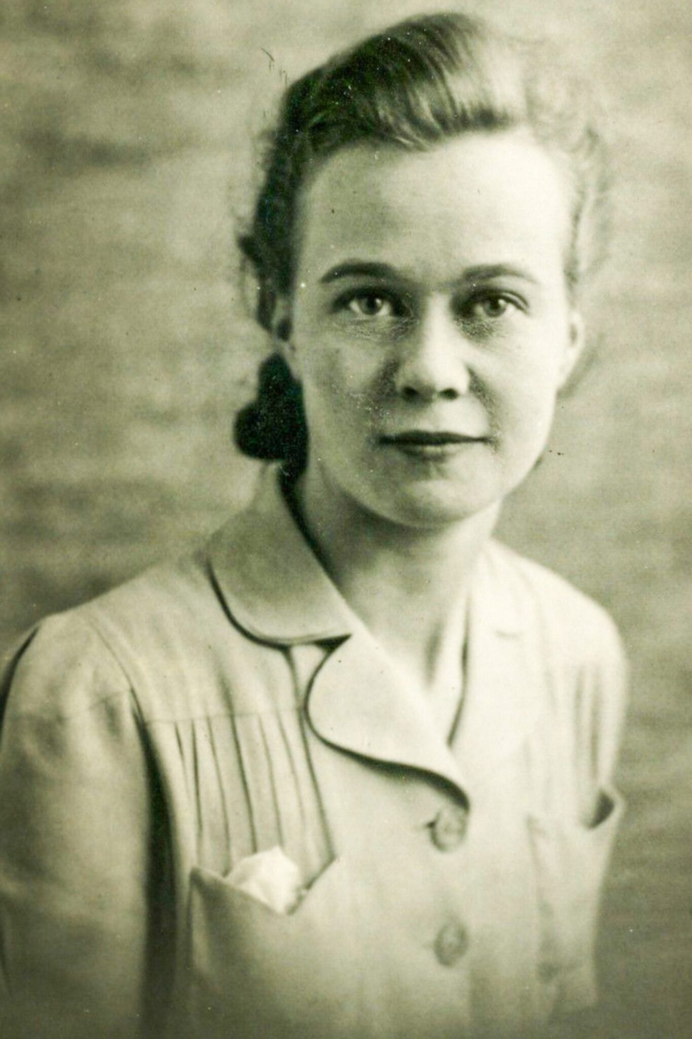 Joyce celebrates 100th birthday with pals at Monifieth Befrienders