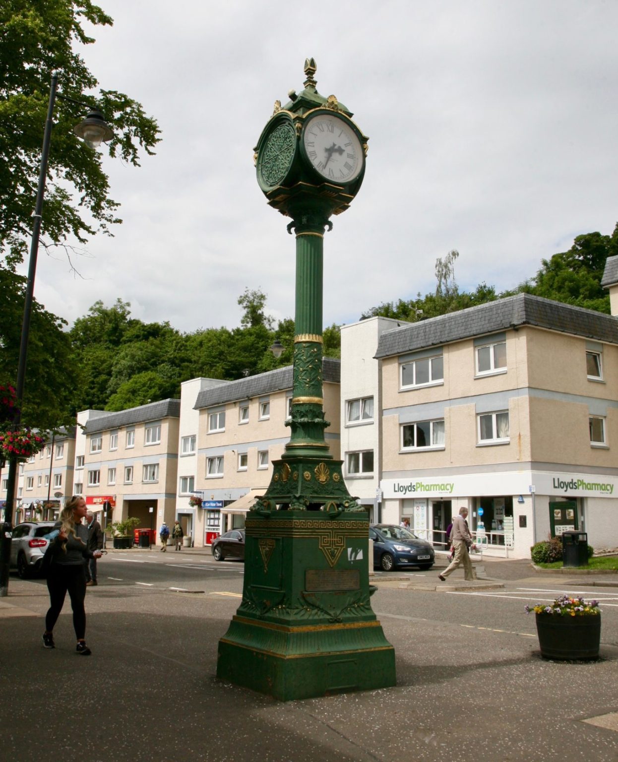 Bridge of Allan clock: What will happen to it after car collision?