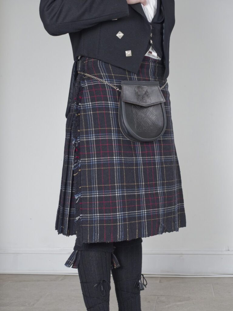 Stirling kilt: Tartan kilt woven in Stirling for first time in 150 years