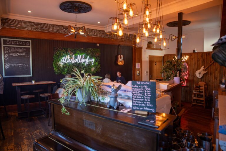 I met the new owners of Perth's Bulldog Frog and tried the food