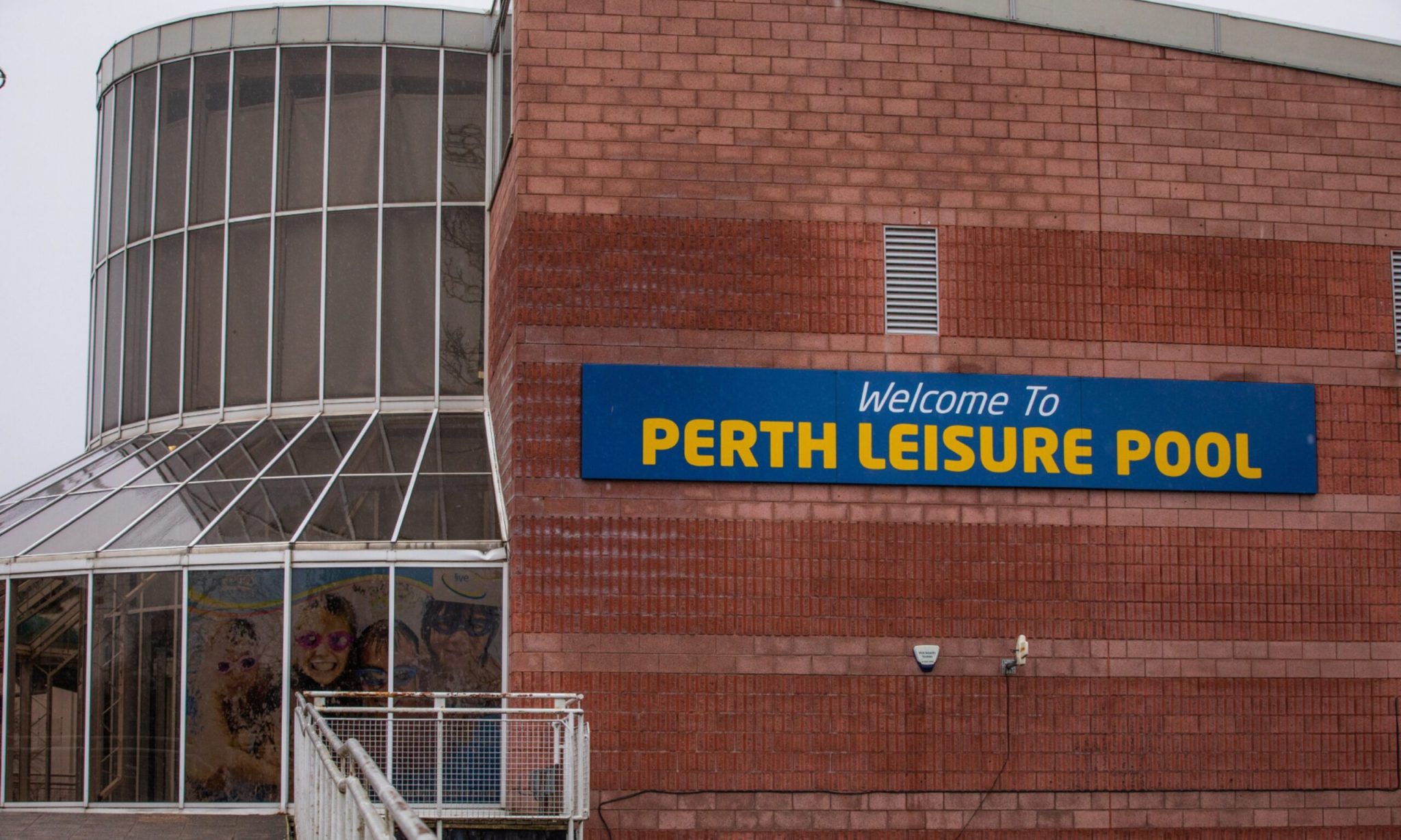 Perth leisure pool closed after faecal release