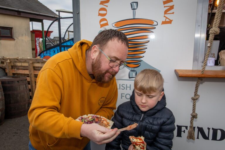 Young couple bring 2ft pizzas and 'bangin' kebabs to Dunfermline
