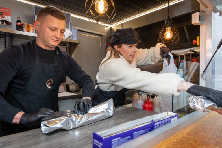 Young couple bring 2ft pizzas and 'bangin' kebabs to Dunfermline
