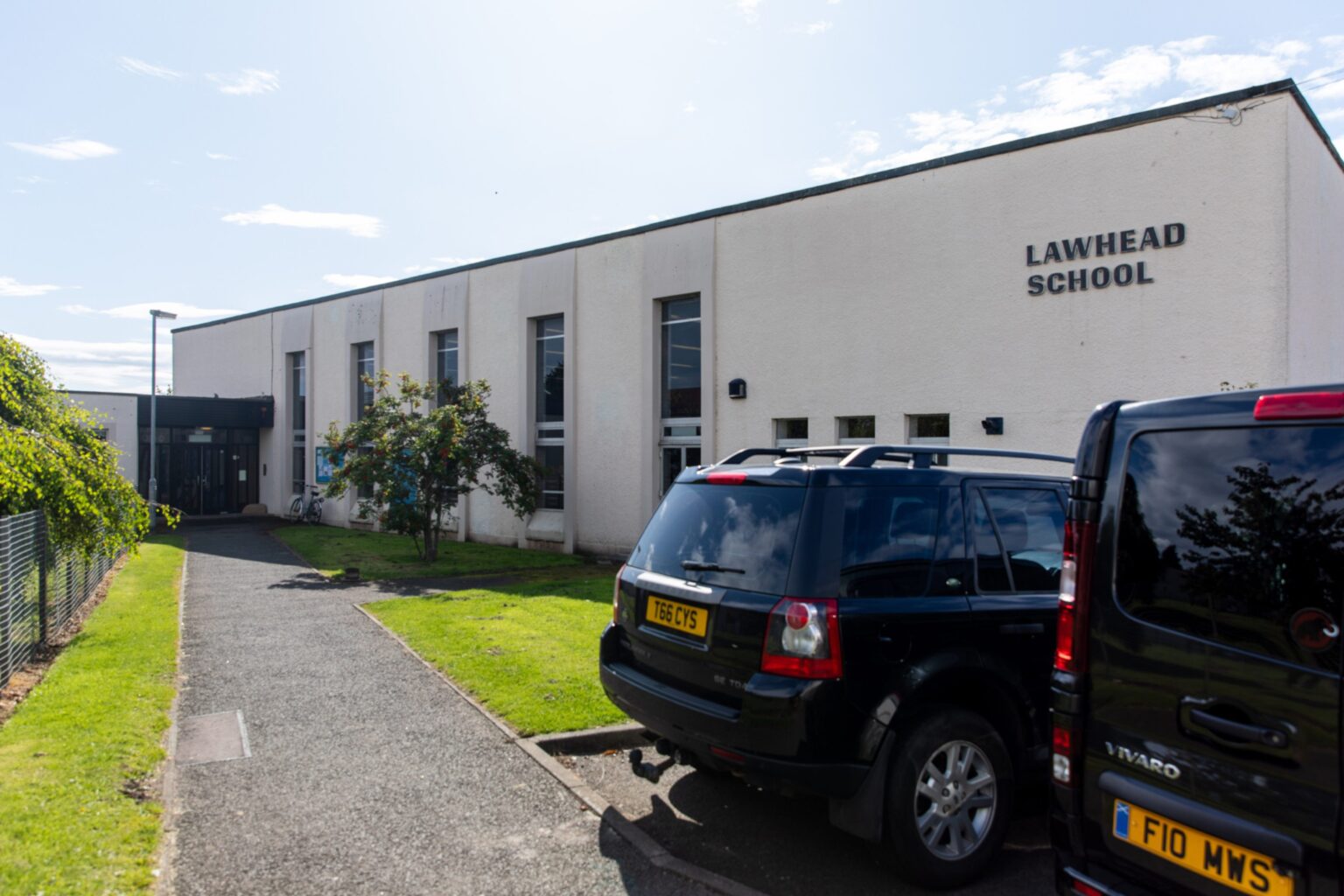 St Andrews mums choosing 'dumbphones' not smartphones for kids