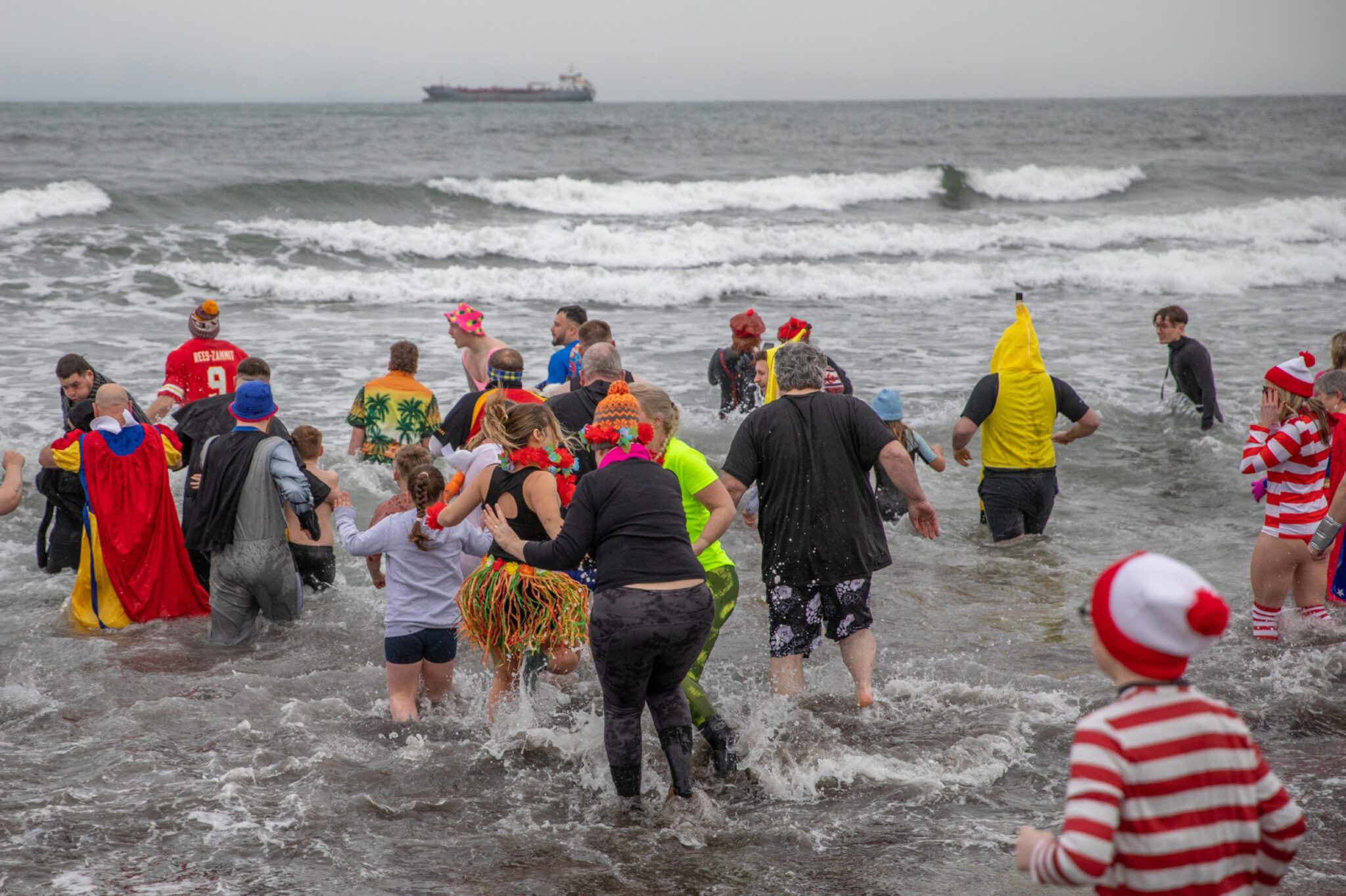 PICTURES: Kirkcaldy loony dook gets 2025 off to a bracing start