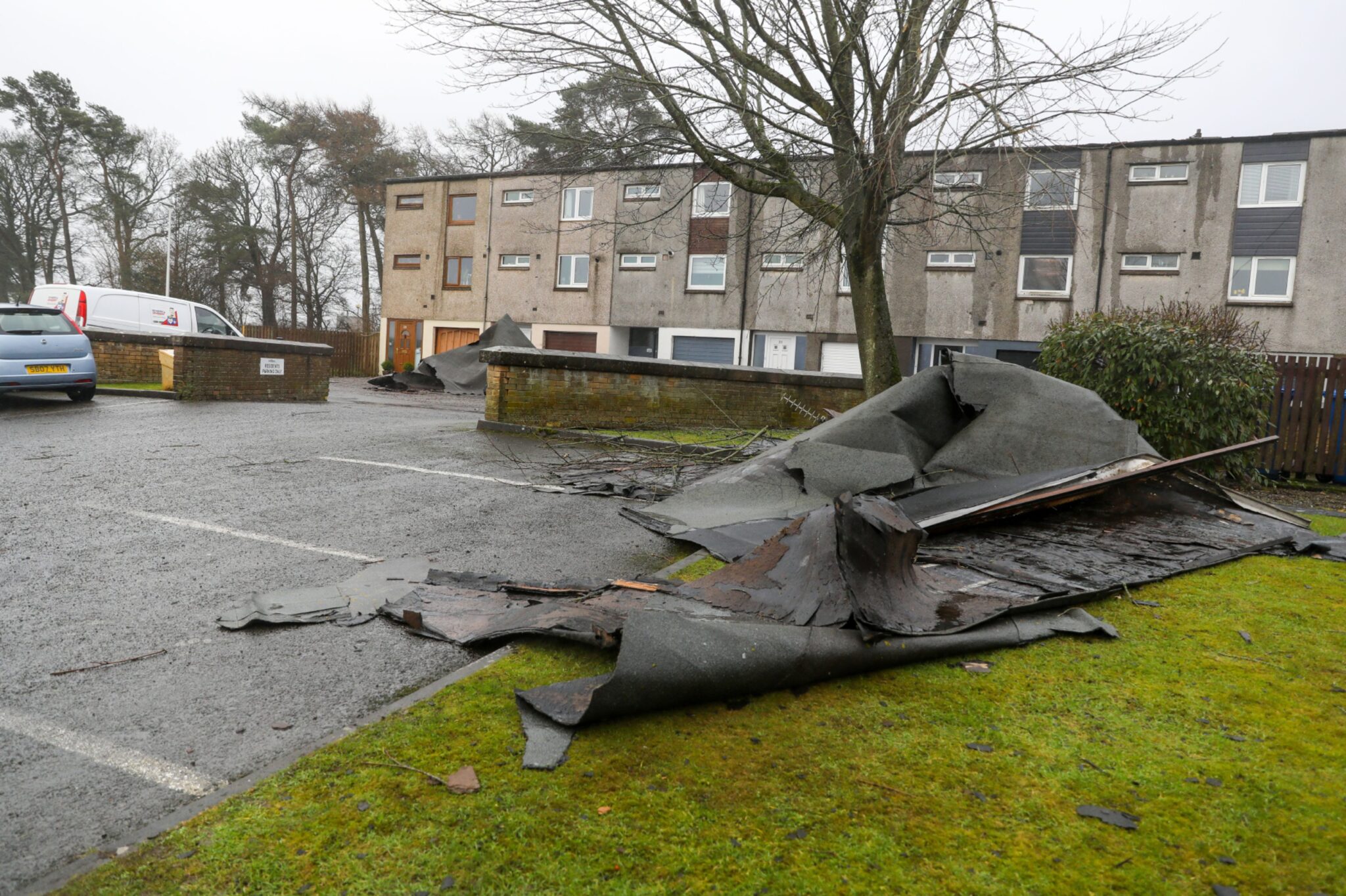 Storm Eowyn in Fife: Pictures and video as winds batter Kingdom