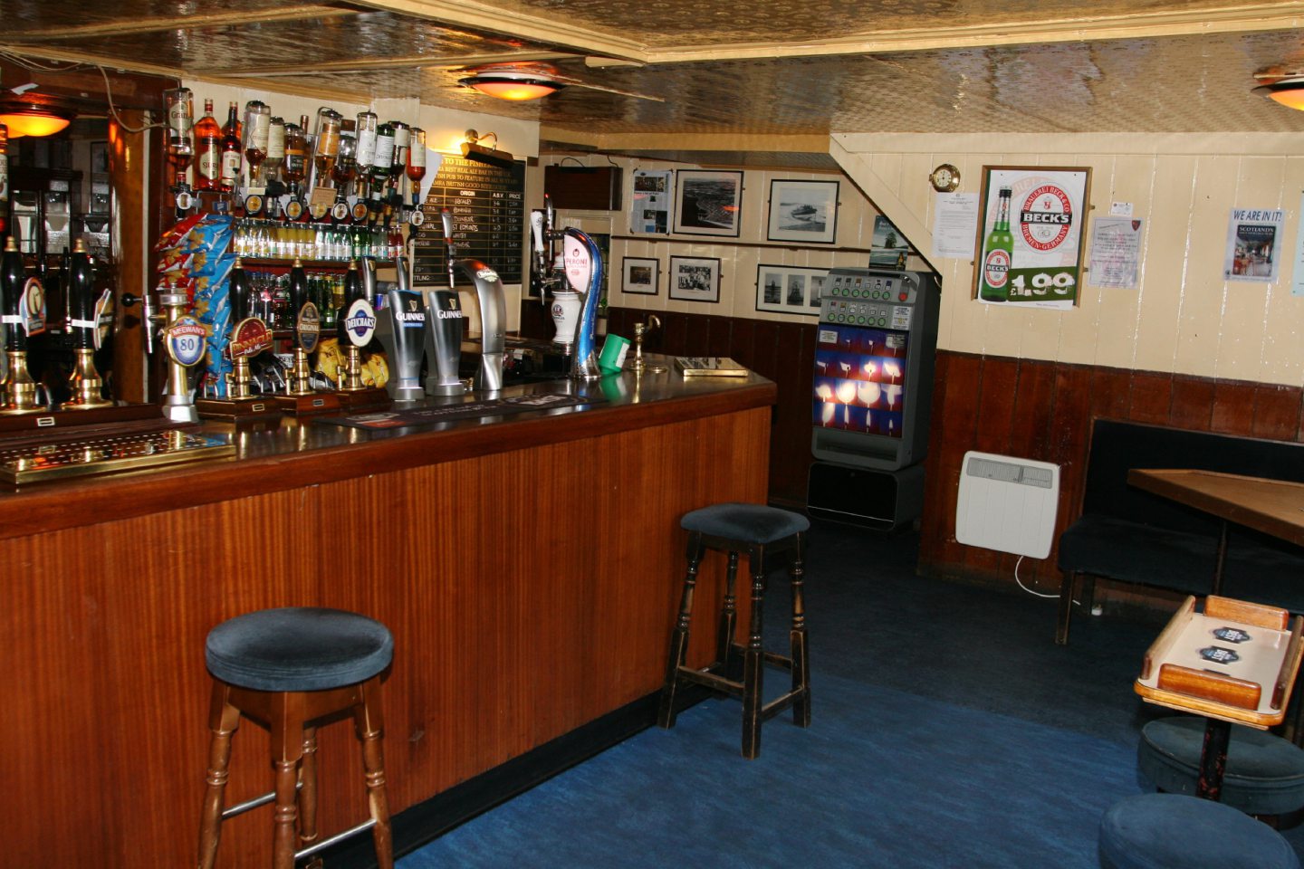Grab a bar stool & learn about the history of Broughty Ferry's pubs