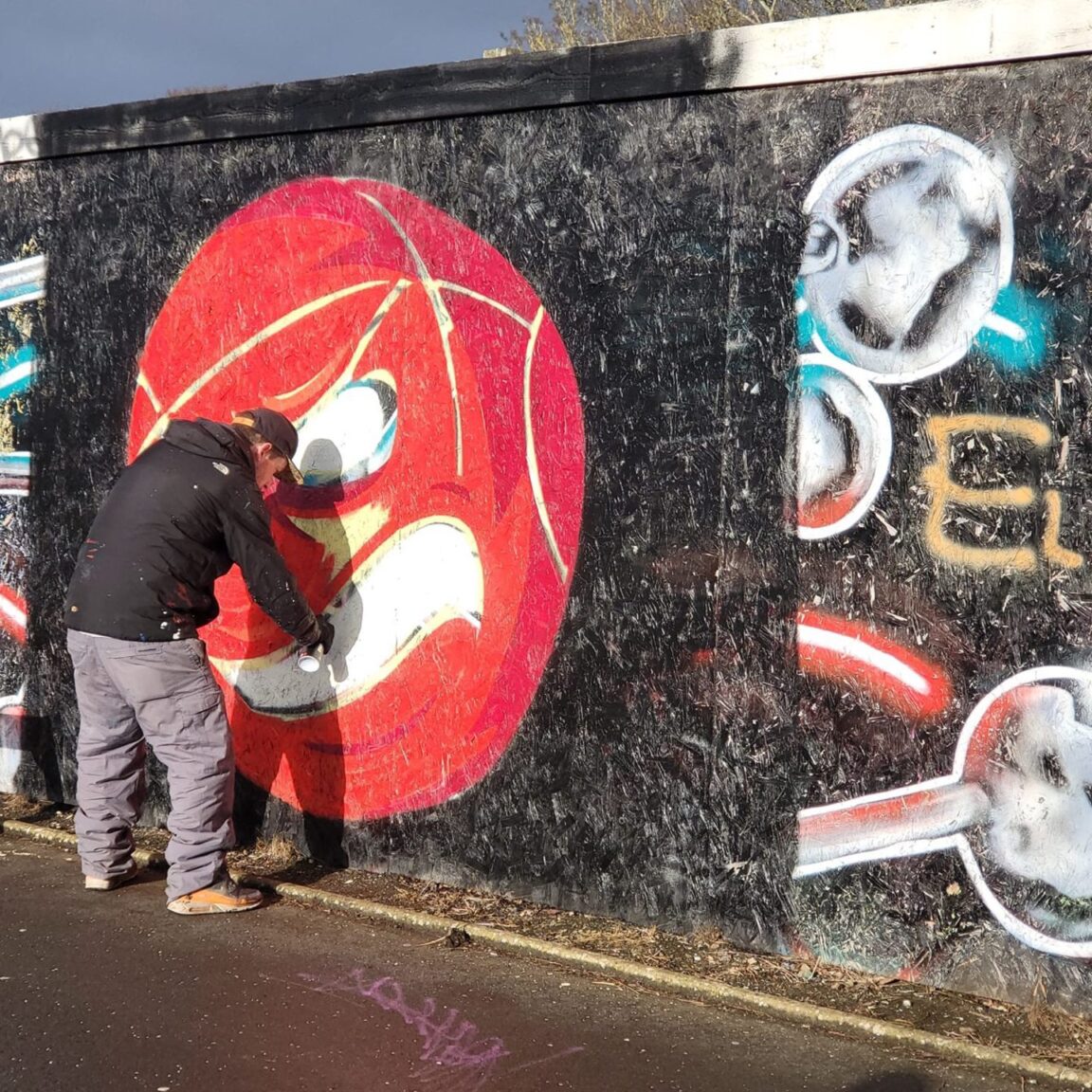 Dundee graffiti marks Forfar pair's new Punk Competitions website