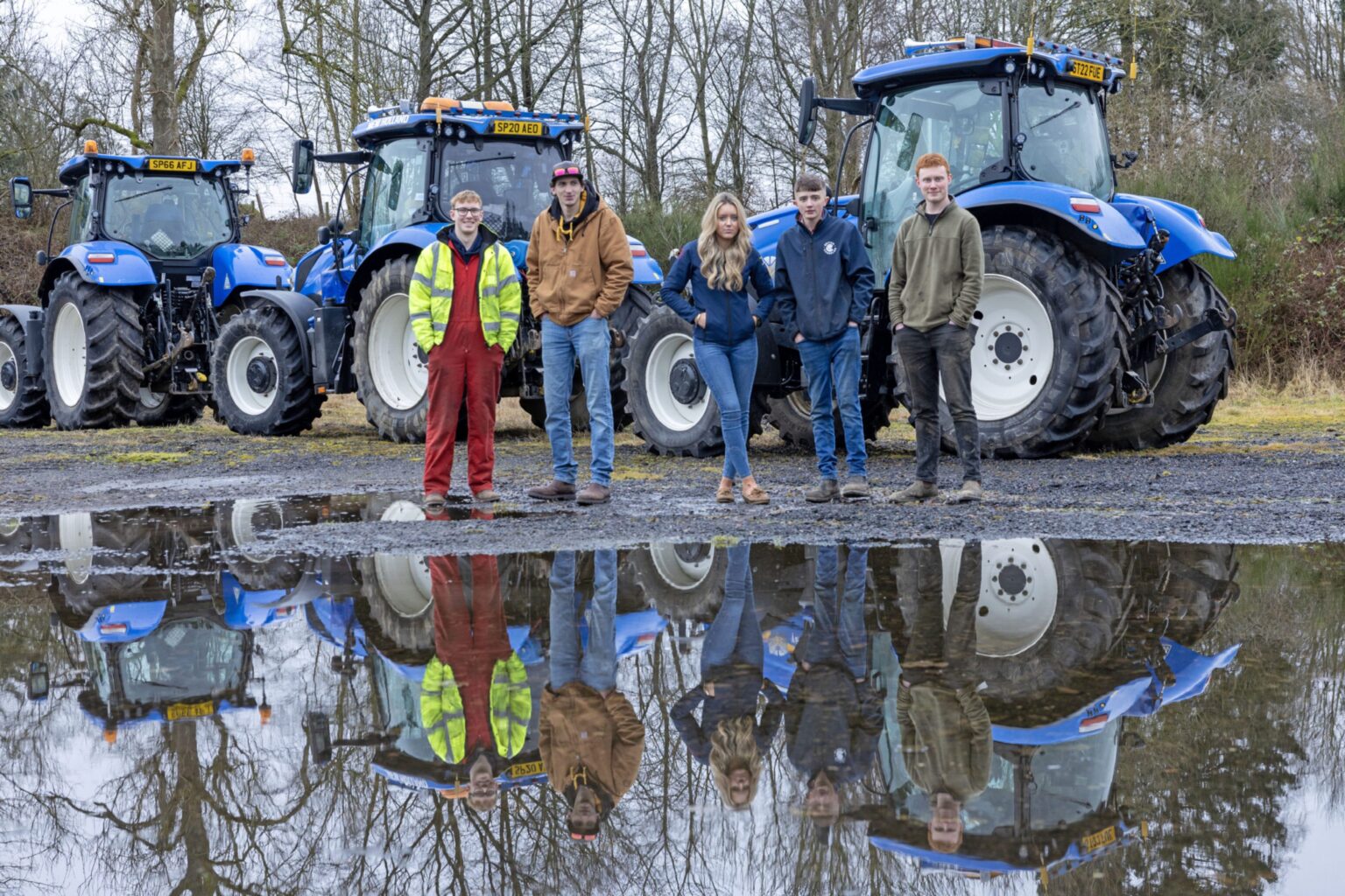 Gallery: Tractors travel in convoy into Perth