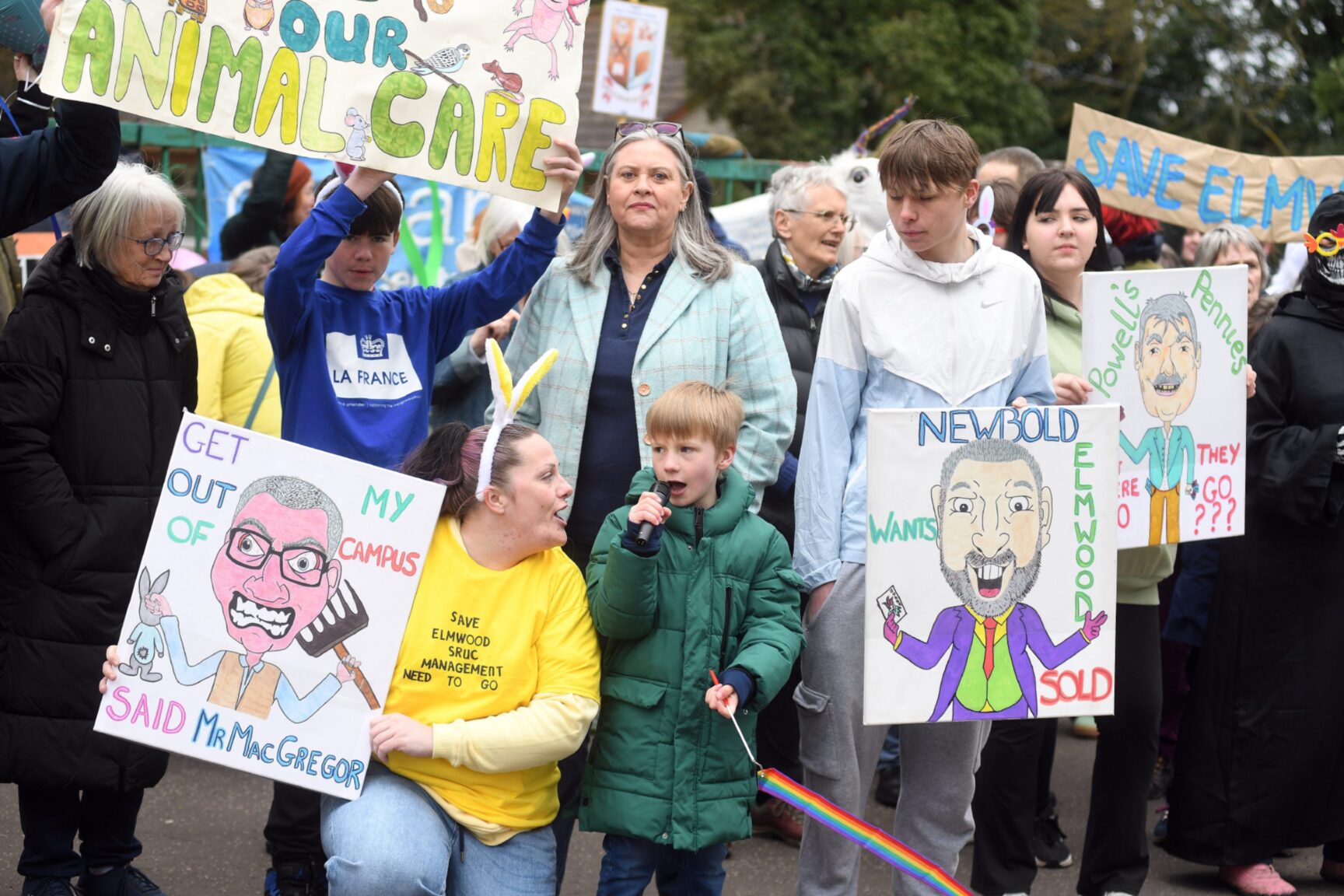 Elmwood protest as students campaign against proposed cuts