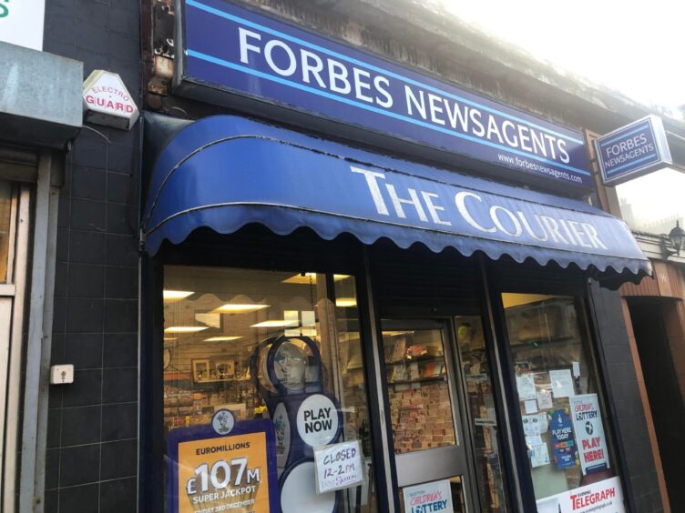Dave Forbes: Dundee FC pay tribute to ex director and shopkeeper