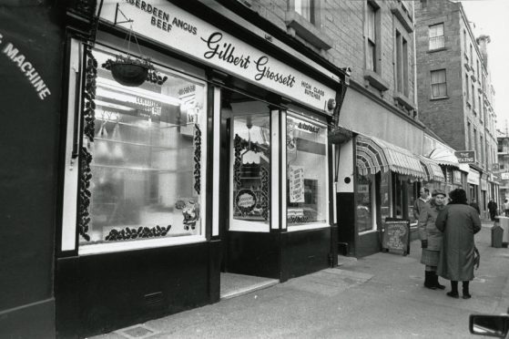 Old photos capture Dundee's Perth Road in the 80s and 90s