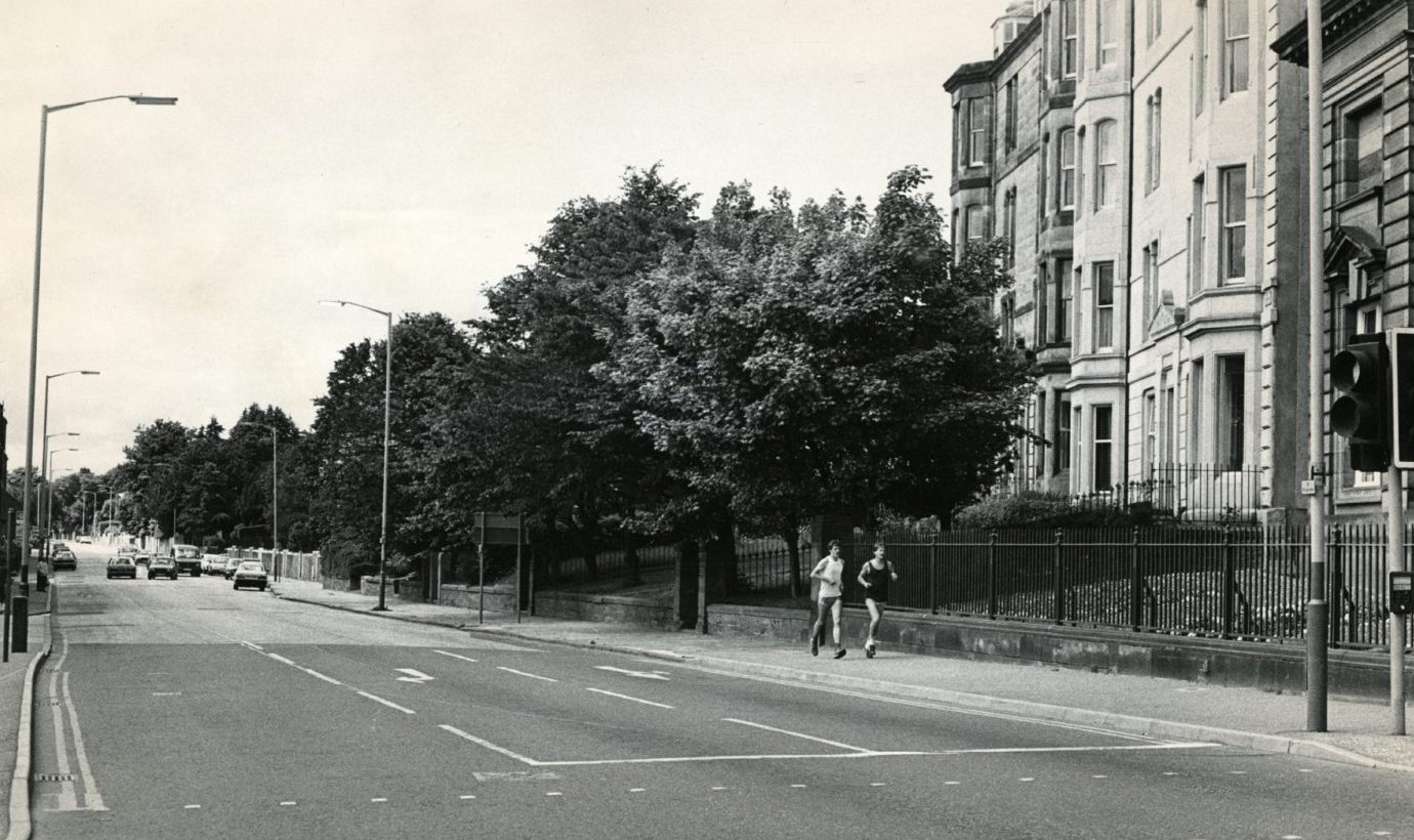 Old photos capture Dundee's Perth Road in the 80s and 90s