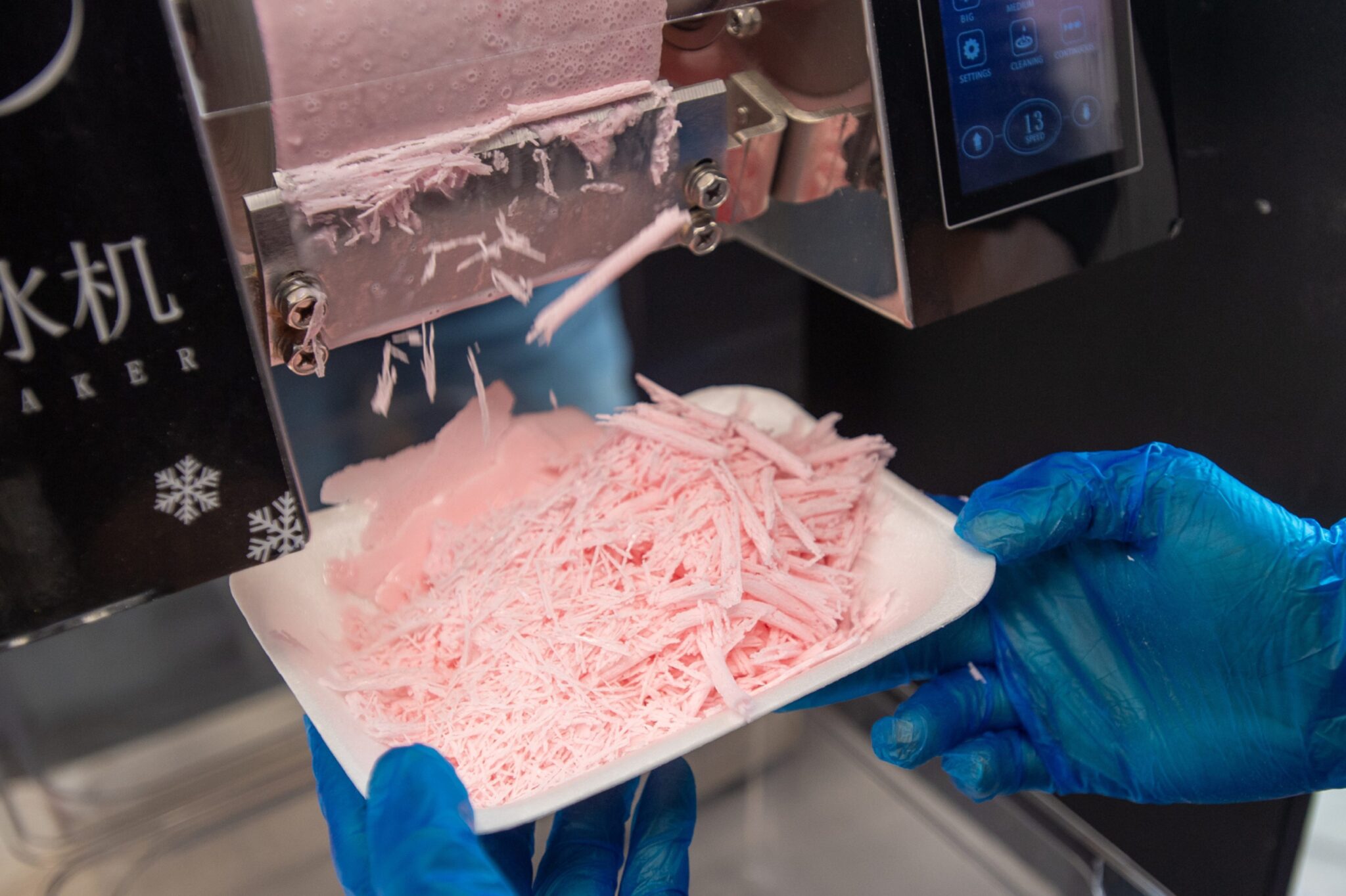 VIDEO: Dundee shop launches 'shredded' ice cream service