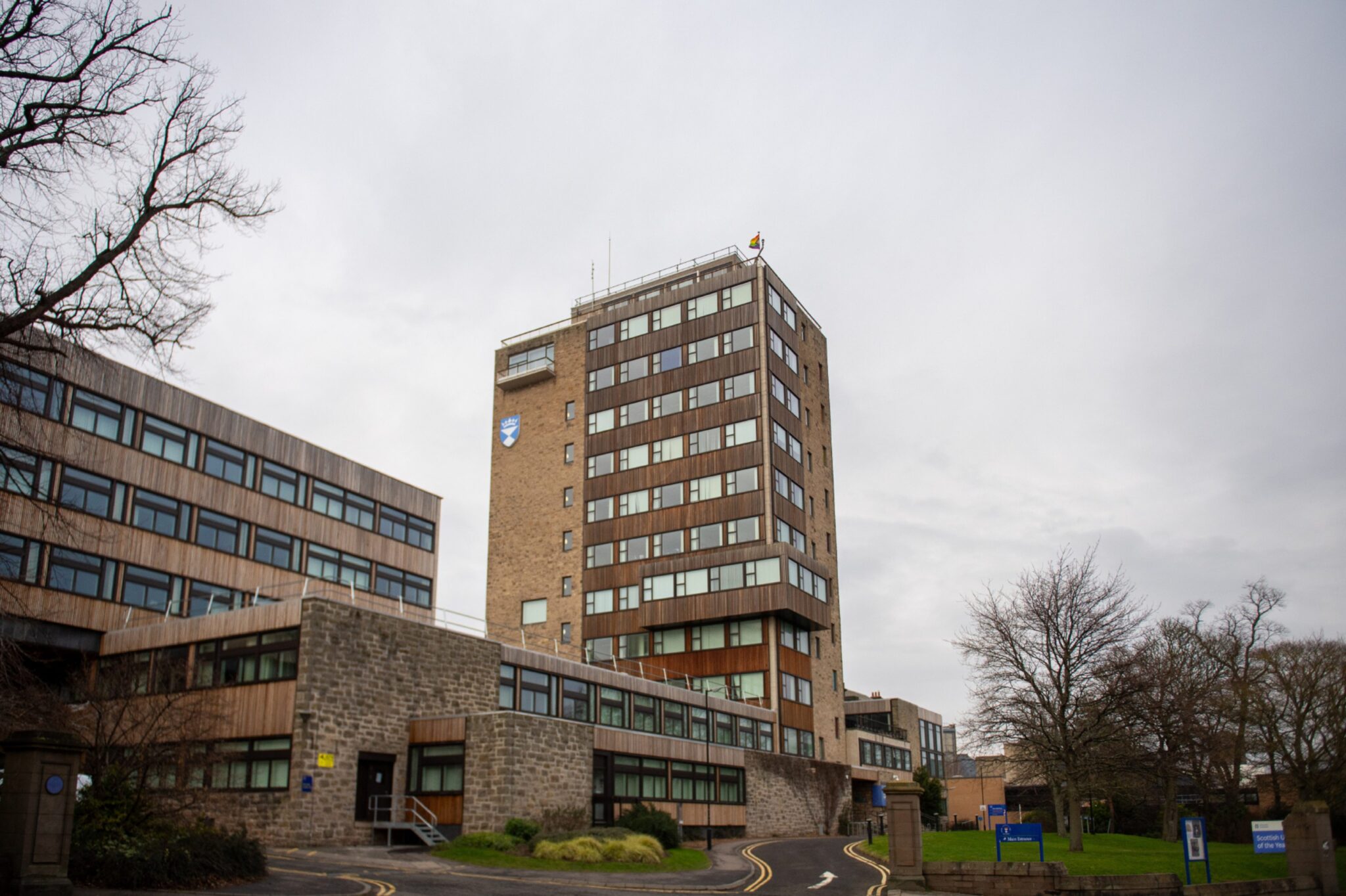 Dundee University chiefs quizzed on 'criminality' and cash crisis