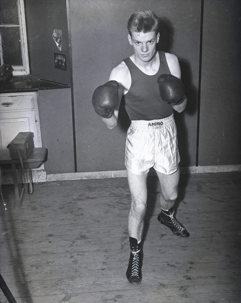 30 pictures from Dundee's boxing scene in days gone by